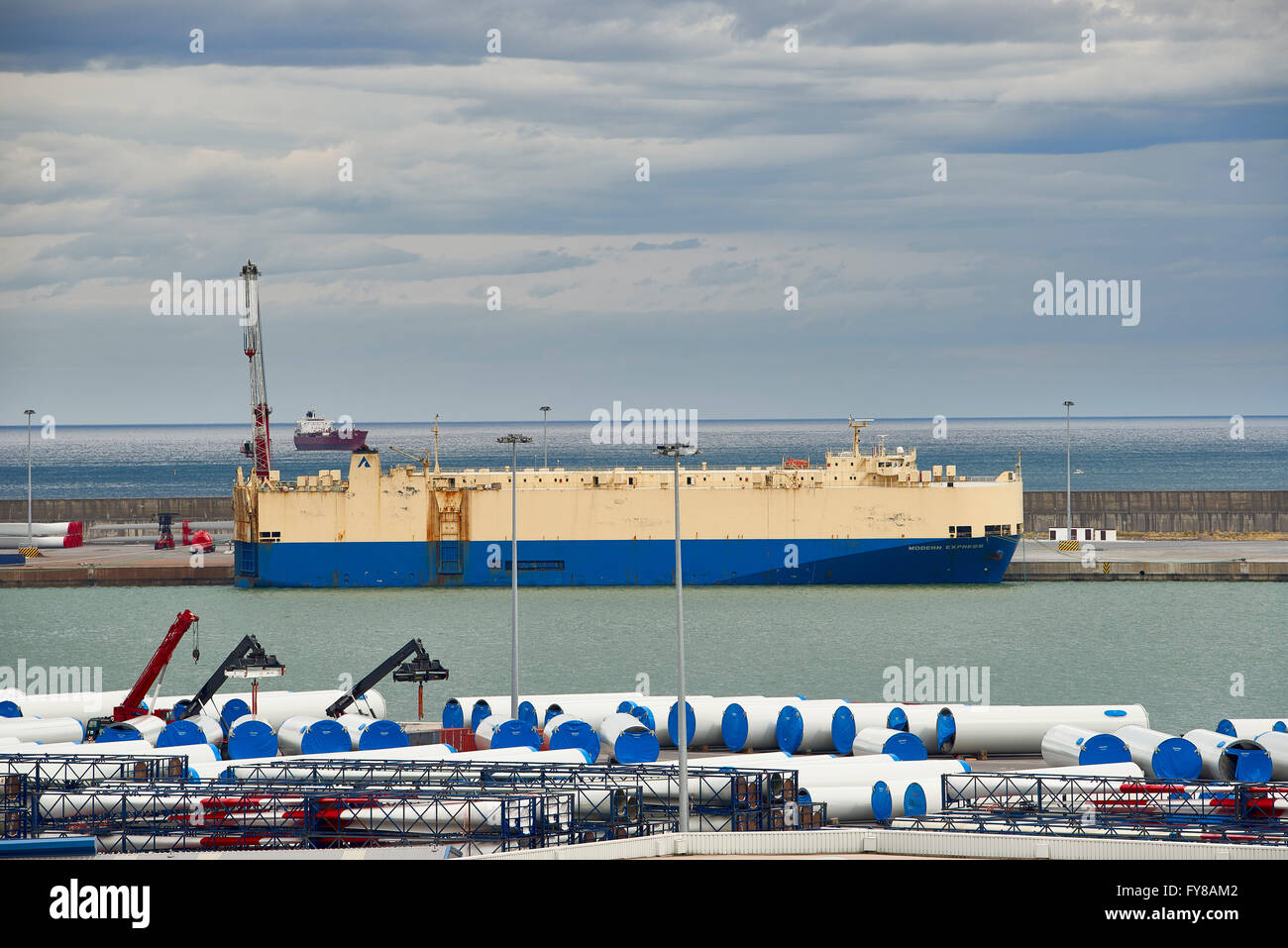 Modern express ship hi-res stock photography and images - Alamy