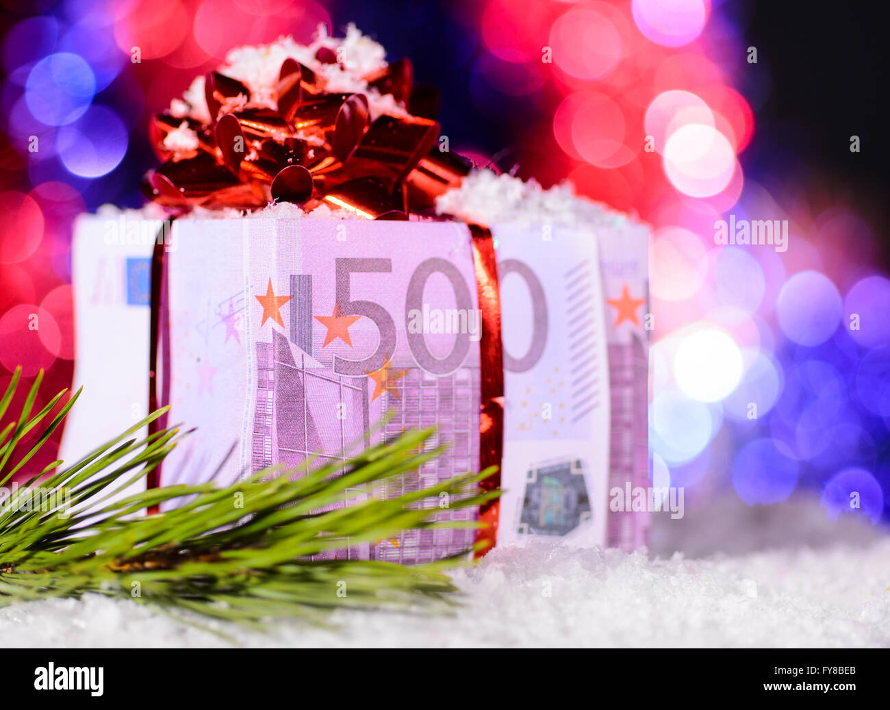 100 euro new banknote hi-res stock photography and images - Alamy
