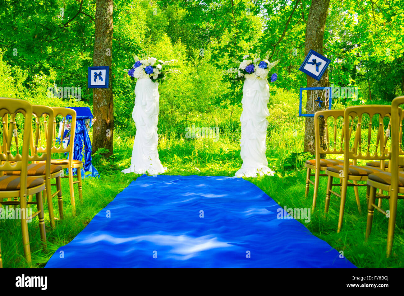 Blue wedding table ready hi-res stock photography and images - Alamy