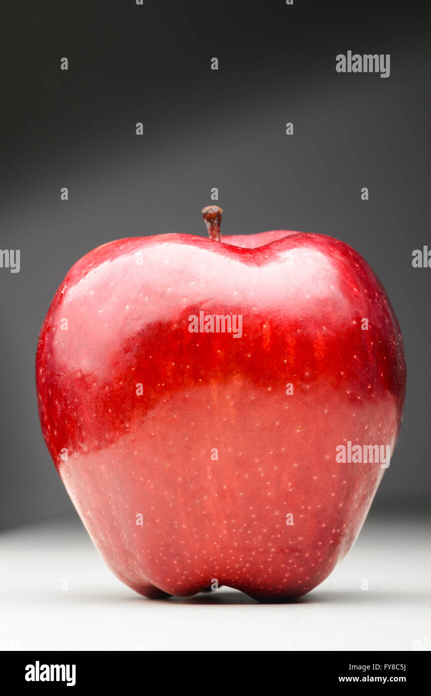 red delicious apple Stock Photo - Alamy