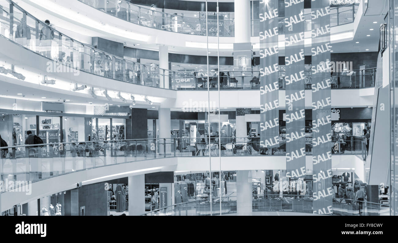 Mall sale crowd hi-res stock photography and images - Alamy