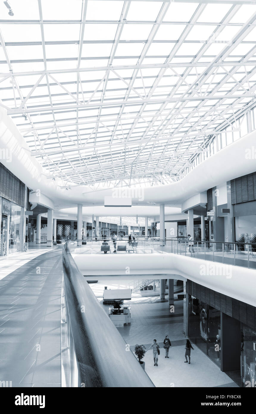 Mall sale crowd hi-res stock photography and images - Alamy