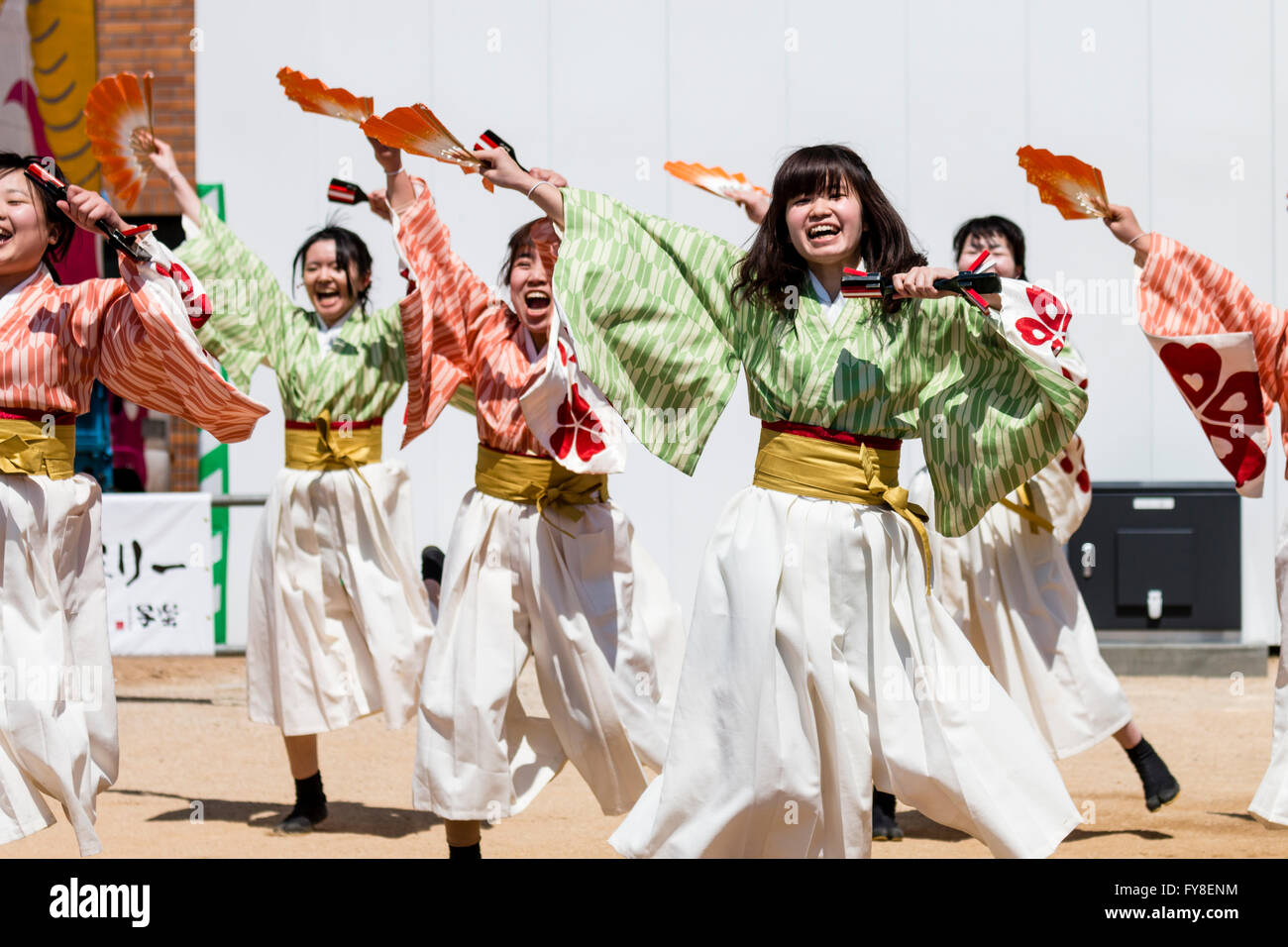 Japanese fan dance hi-res stock photography and images - Alamy