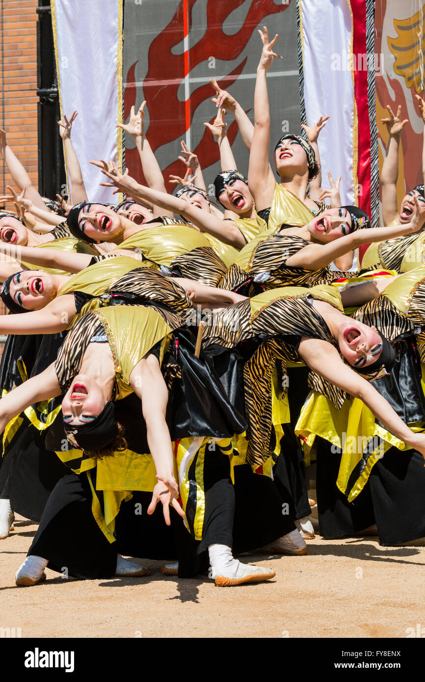 Bend over backwards hi-res stock photography and images - Alamy