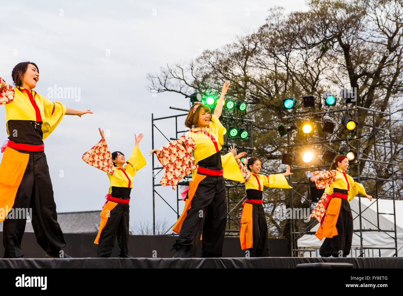 Yosakoi matsuri dancers on stage hi-res stock photography and images ...