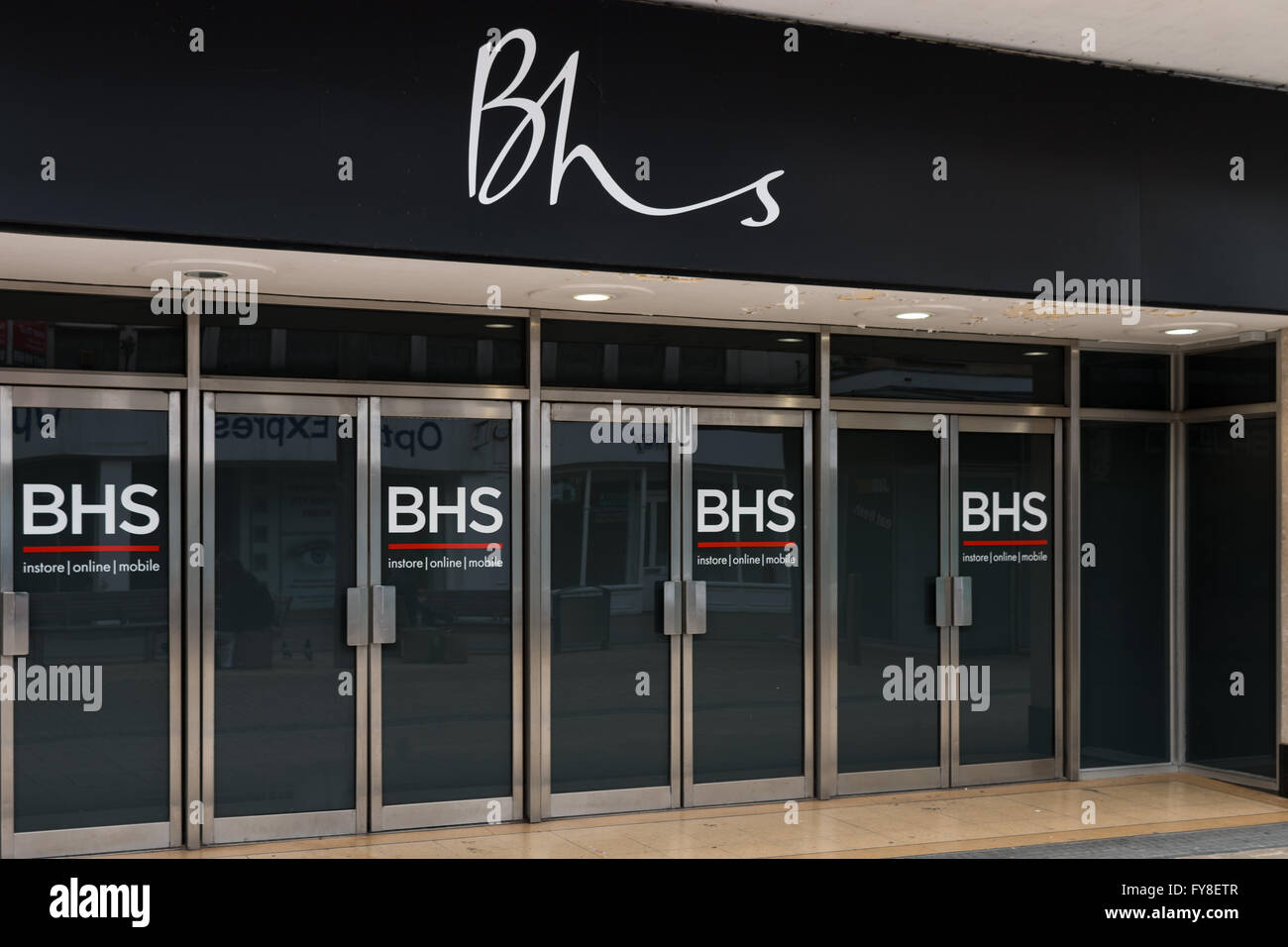 Closed doors at a BHS store in Bristol Stock Photo - Alamy