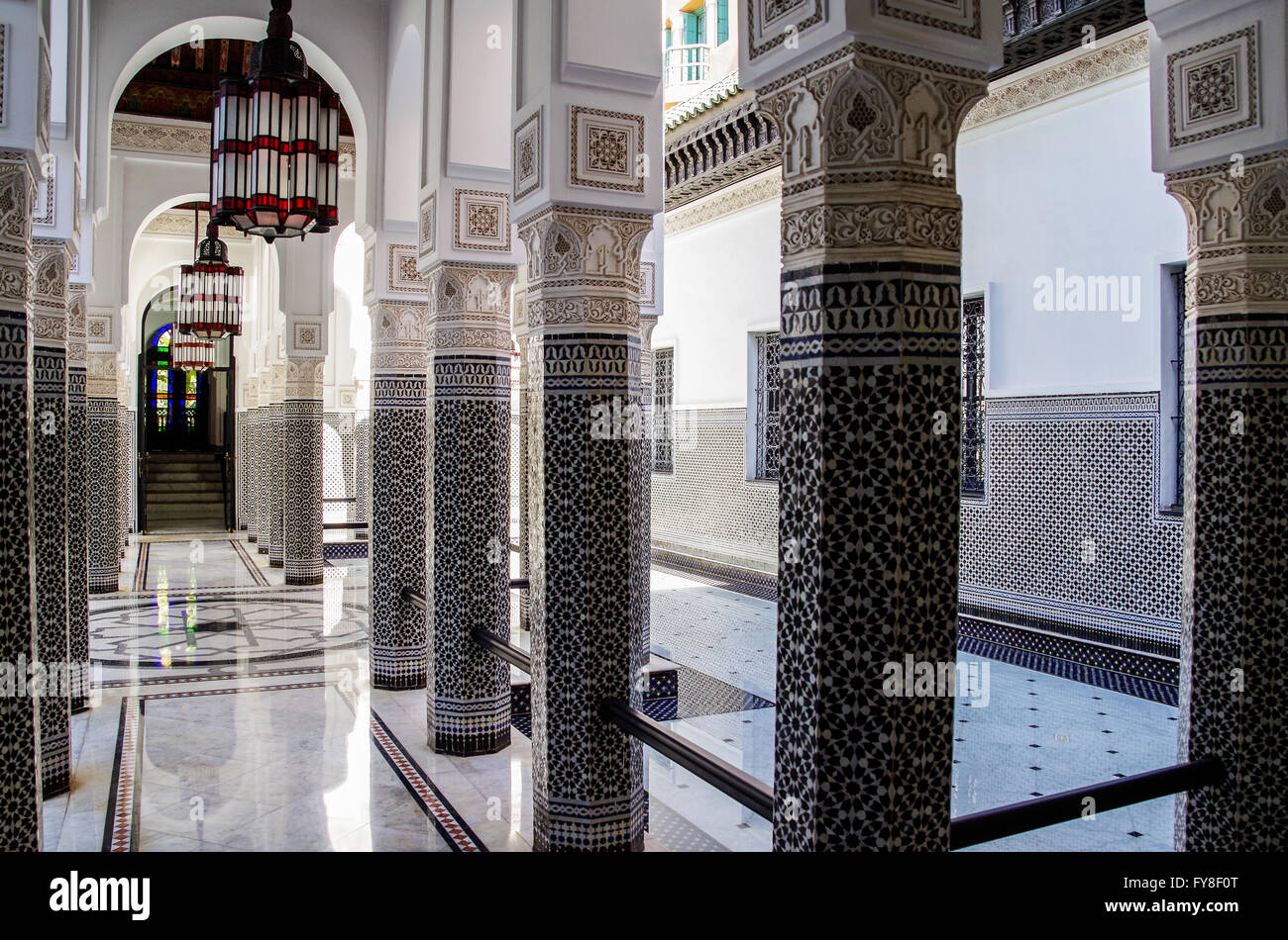 Side hall hi-res stock photography and images - Alamy