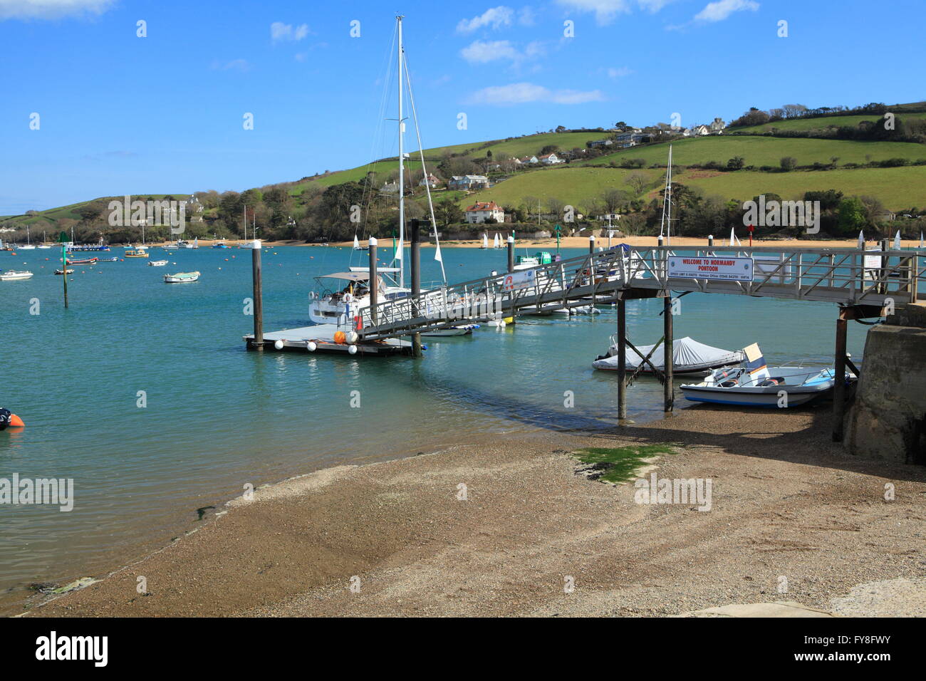 Salcombe harbour hi-res stock photography and images - Alamy