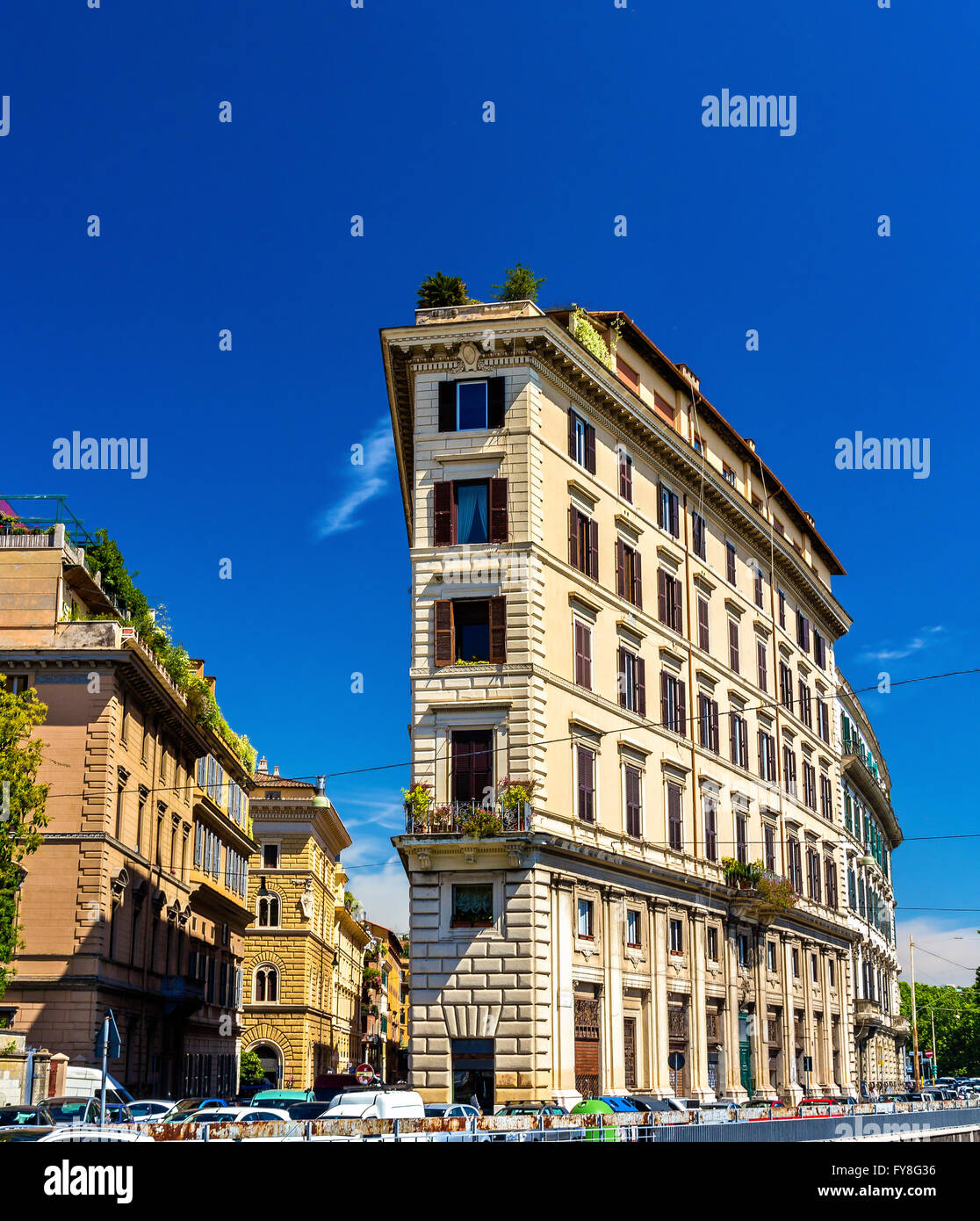 Exterior wall traditional italian building hi-res stock photography and ...