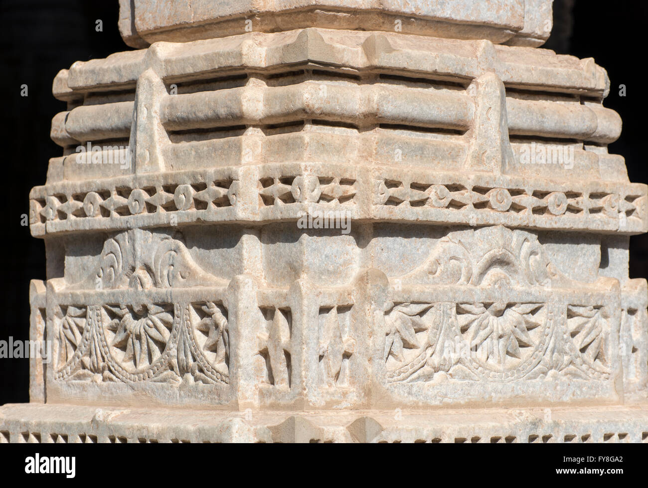 Ornate stone carvings at Ranakpur Jain Temple, Rajasthan, India Stock ...