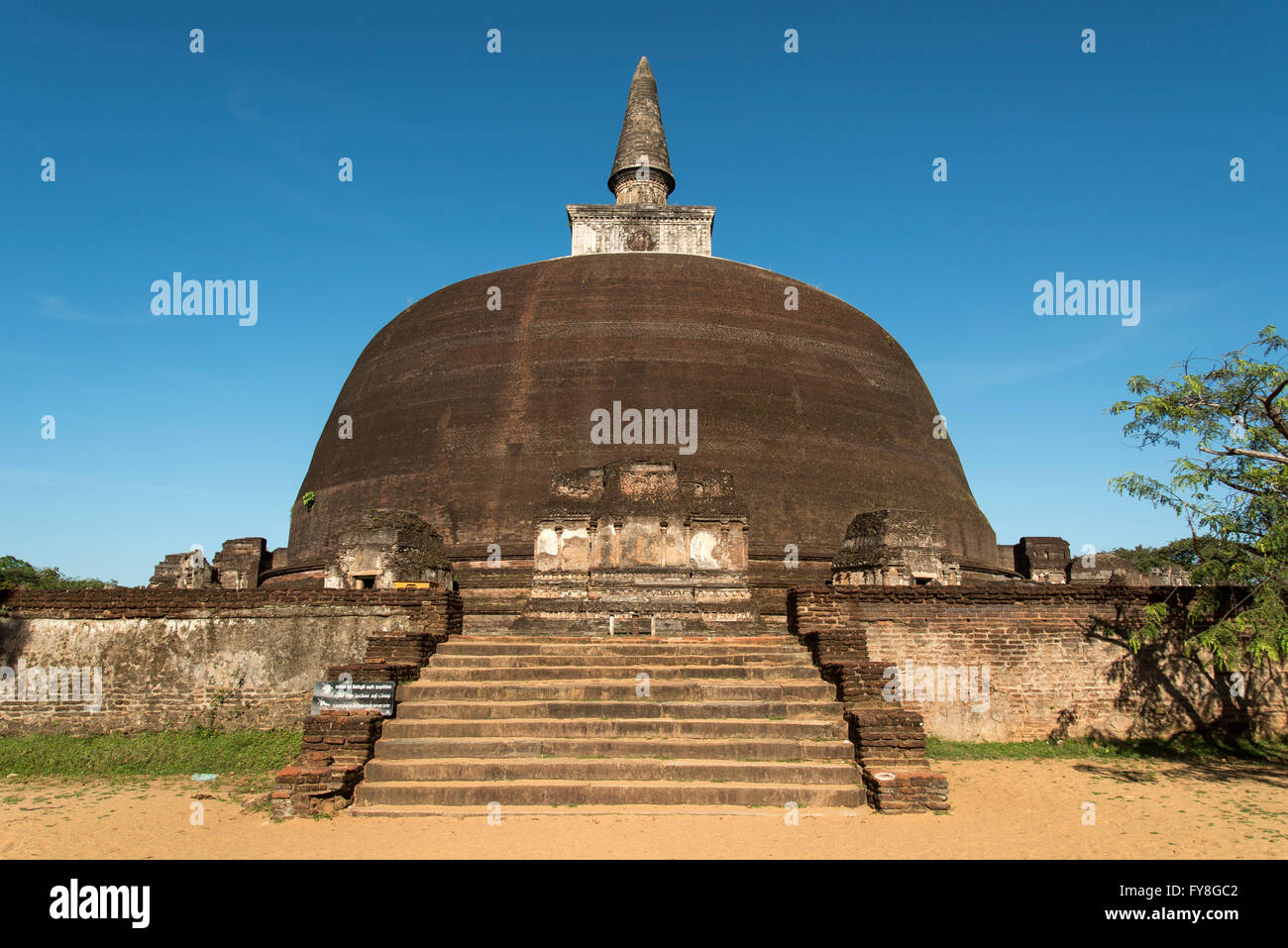 Rankoth Vehera Dagoba, Rankot Vihara Stupa, Polonnaruwa, Sri Lanka ...