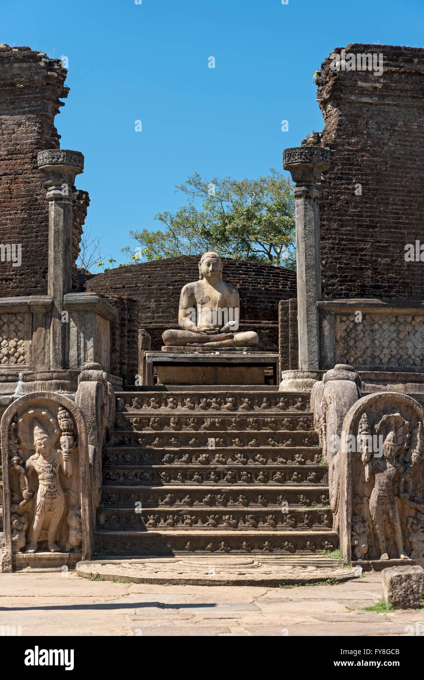 Buddha statue, Vatadage, Circular Relic House, Sacred Quadrangle ...