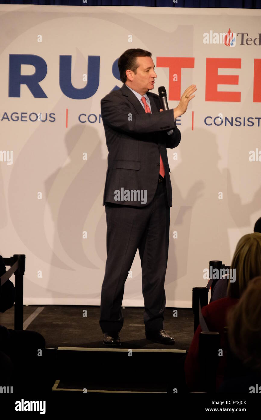 Ted cruz speaking hi-res stock photography and images - Alamy