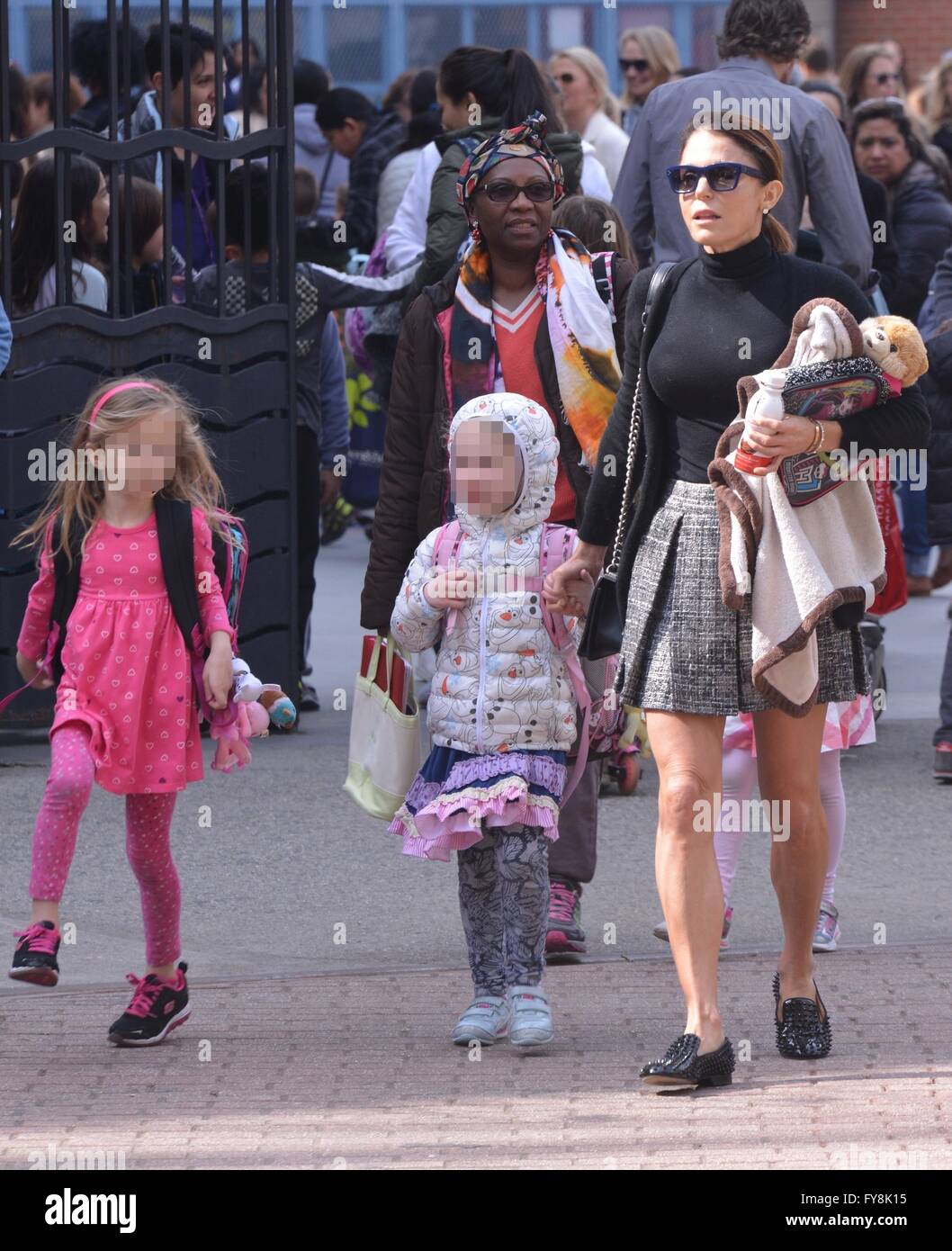 Bethenny Frankel picks up her daughter Bryn Hoppy from school Featuring ...