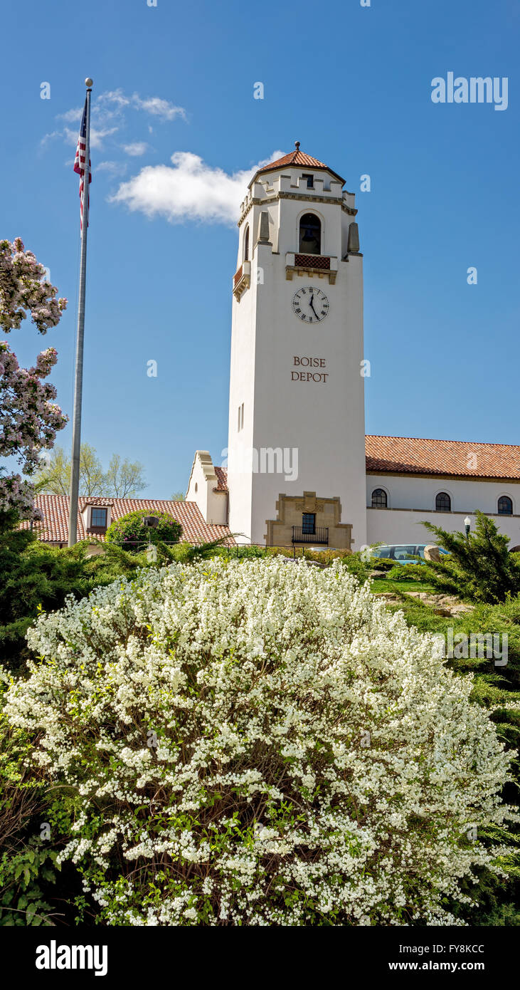Spring skyline hi-res stock photography and images - Alamy