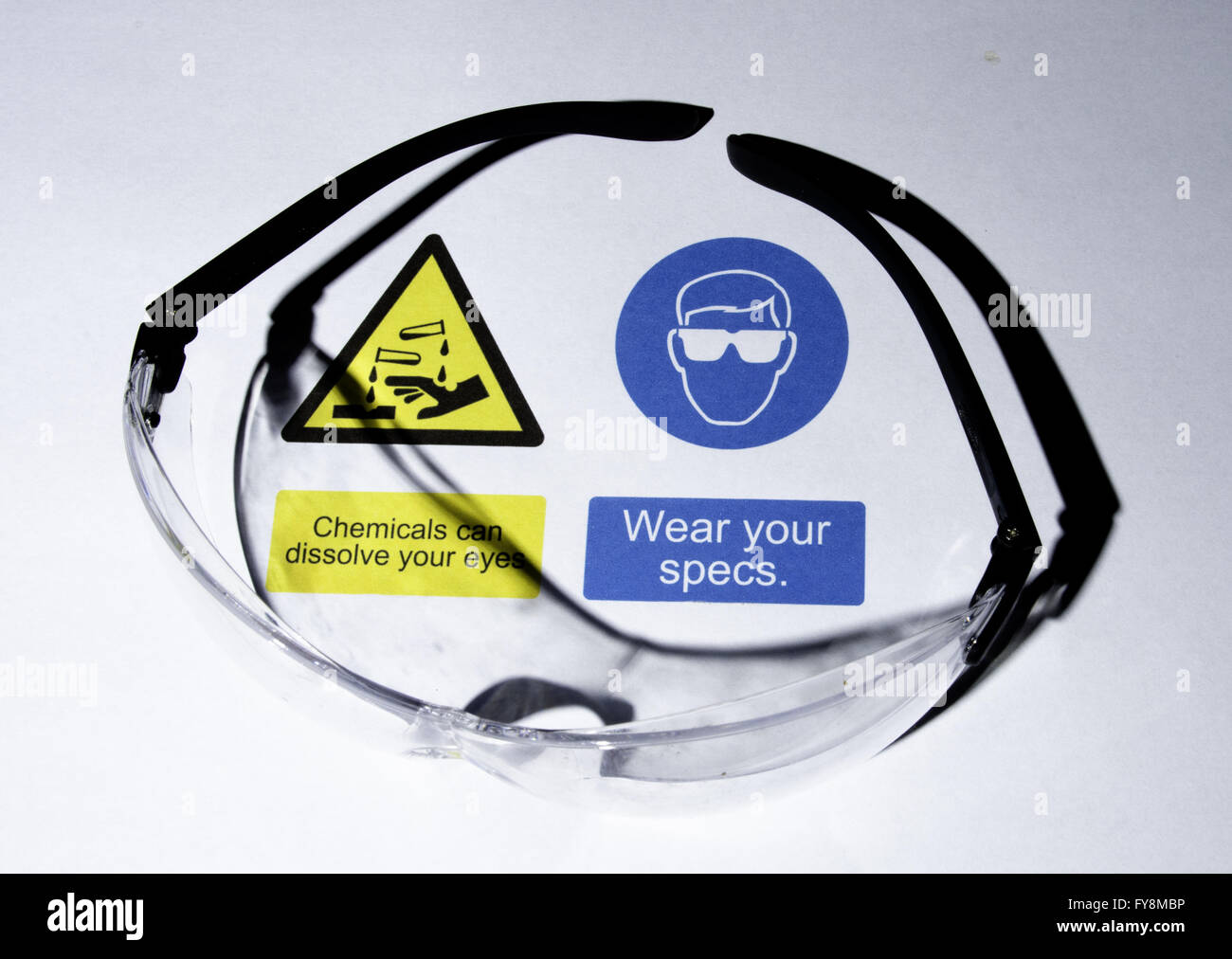 Safety glasses sign hi-res stock photography and images - Alamy