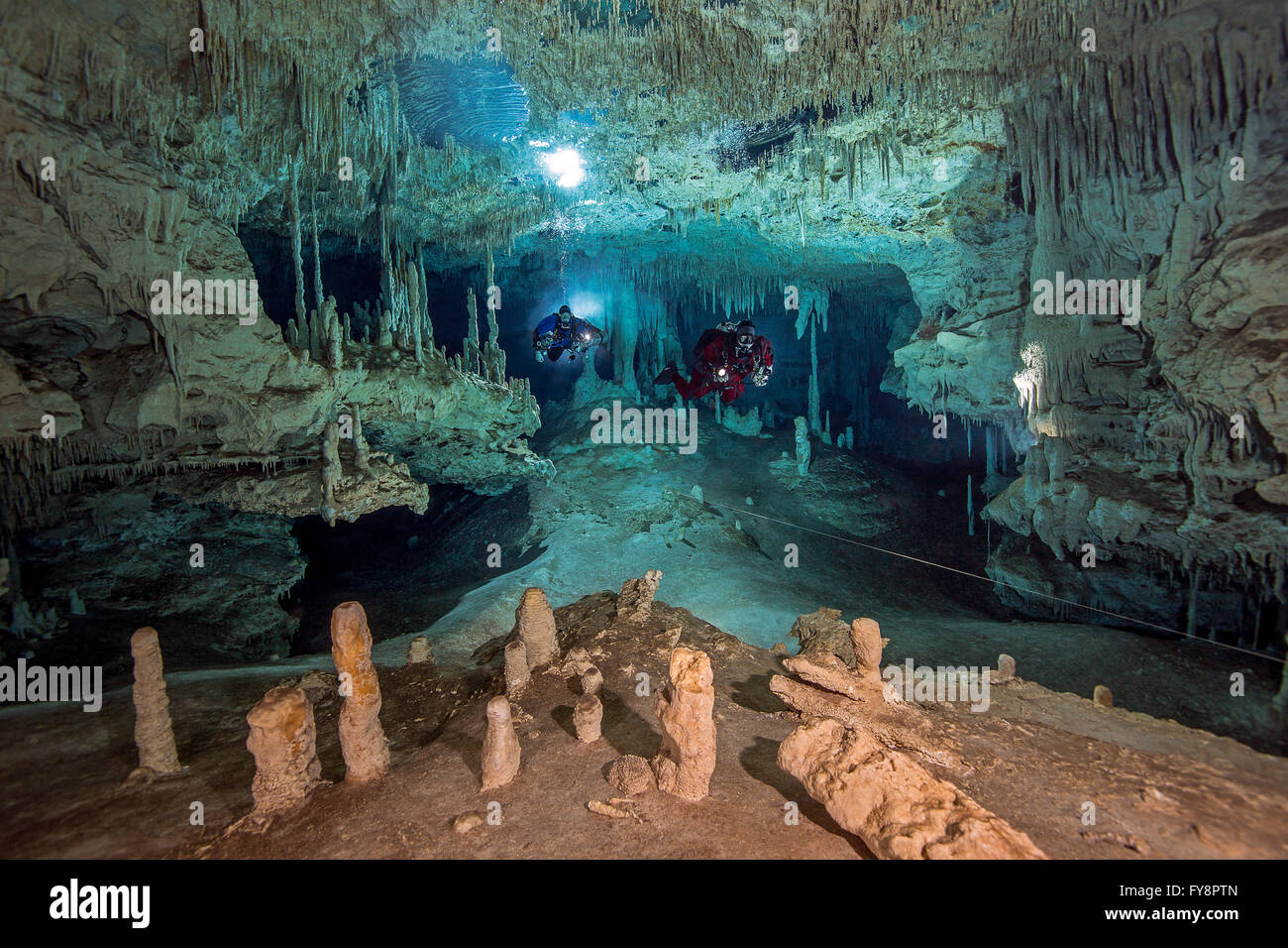 Mexico, Yucatan, Tulum, cave divers in the system Dos Pisos Stock Photo ...