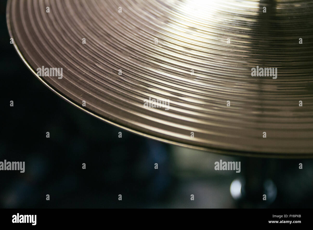 Cymbal drums hi-res stock photography and images - Alamy
