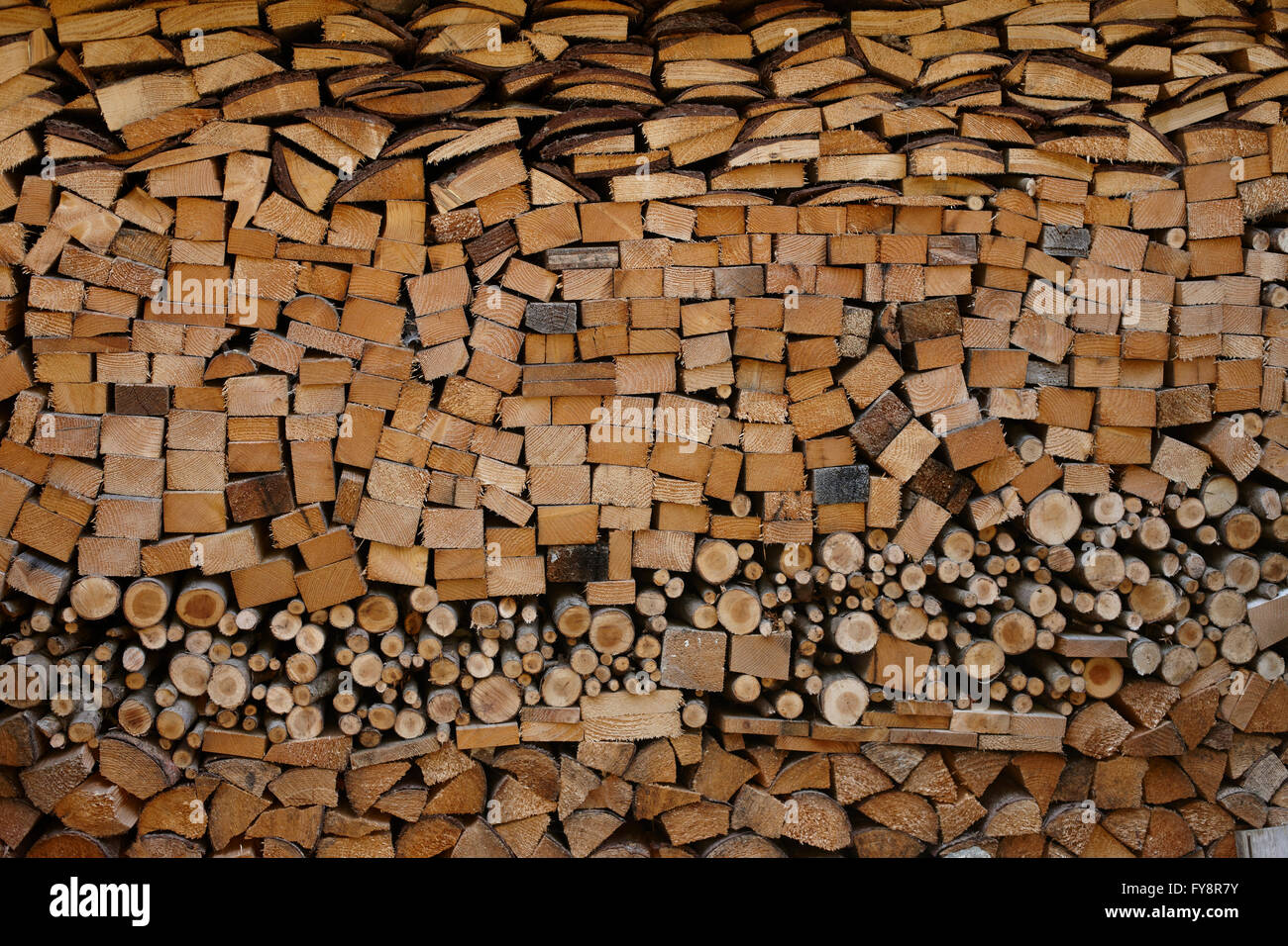 Stack of logs Stock Photo - Alamy