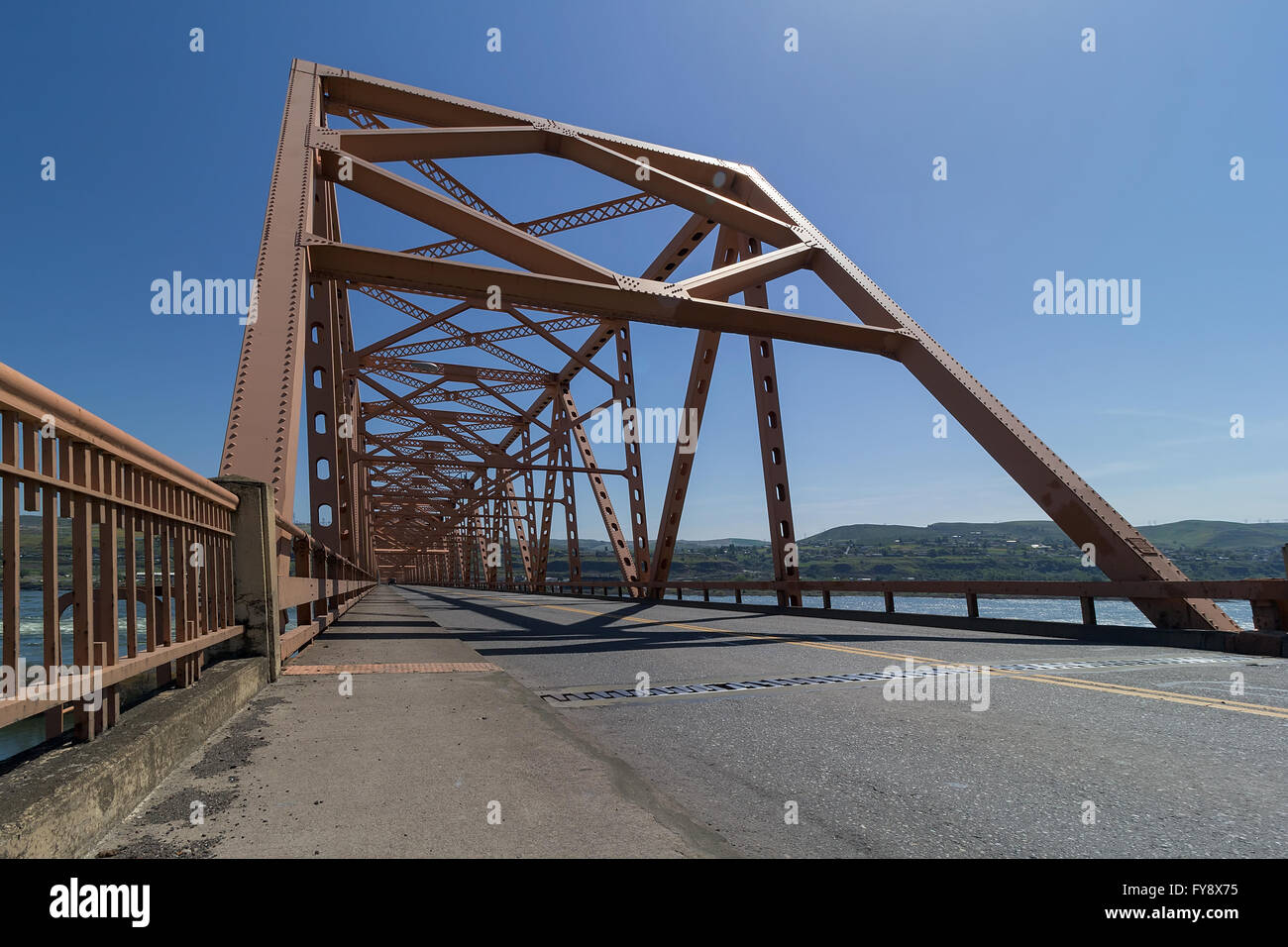 The Dalles Bridge spanning over Columbia River between Oregon and ...