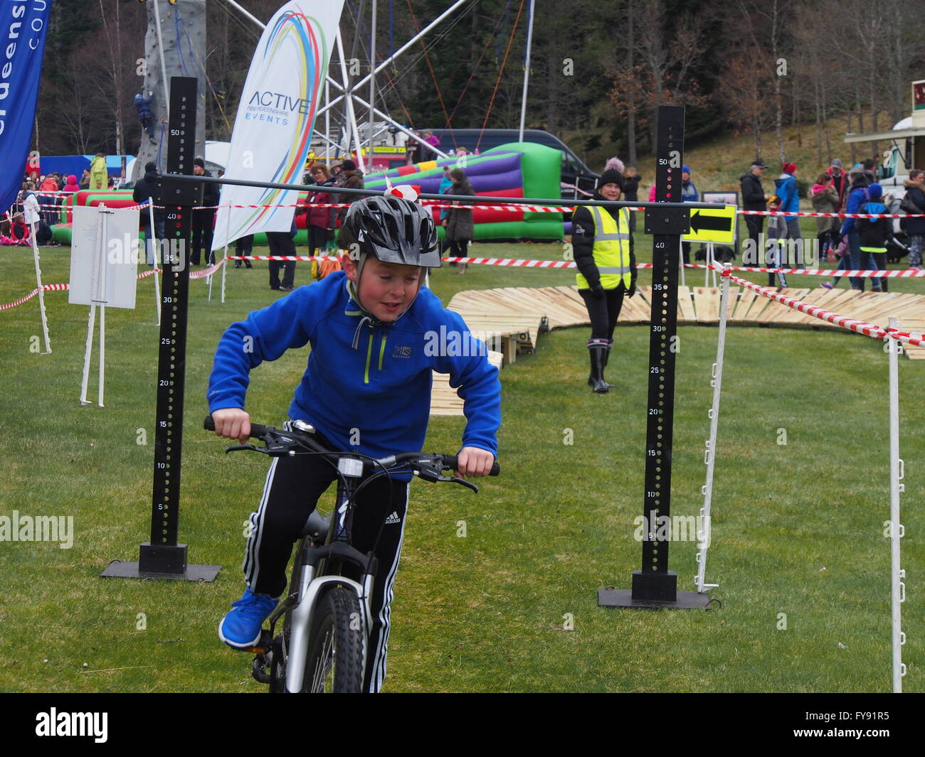 Balmoral road race. 5k childrens fun run, 2016, Royal, deeside ...