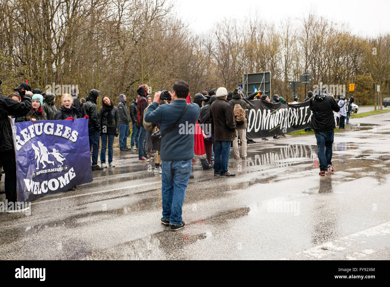 Border movement hi-res stock photography and images - Alamy