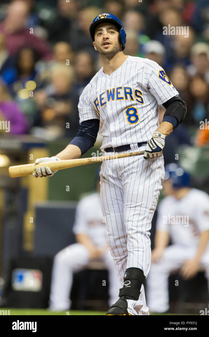Milwaukee, WI, USA. 22nd Apr, 2016. Milwaukee Brewers right fielder ...