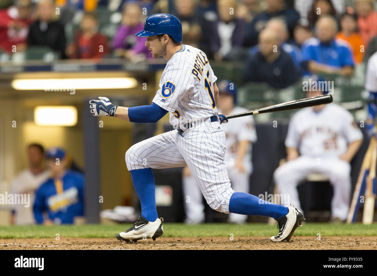 Milwaukee, WI, USA. 22nd Apr, 2016. Milwaukee Brewers center fielder ...