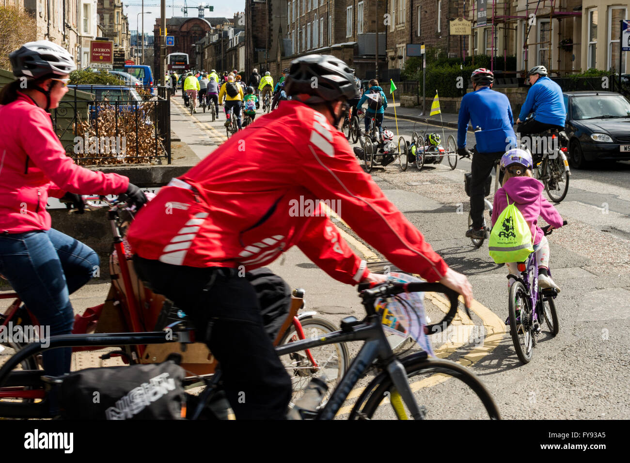 Group bike ride edinburgh hi-res stock photography and images - Alamy