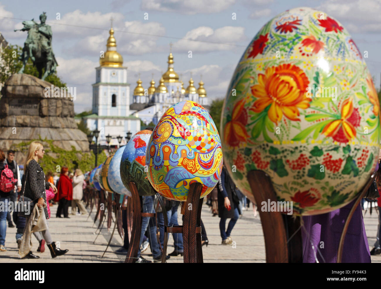 Kiev, Ukraine. 23rd Apr, 2016. Ukrainians visit "Easter eggs festival ...