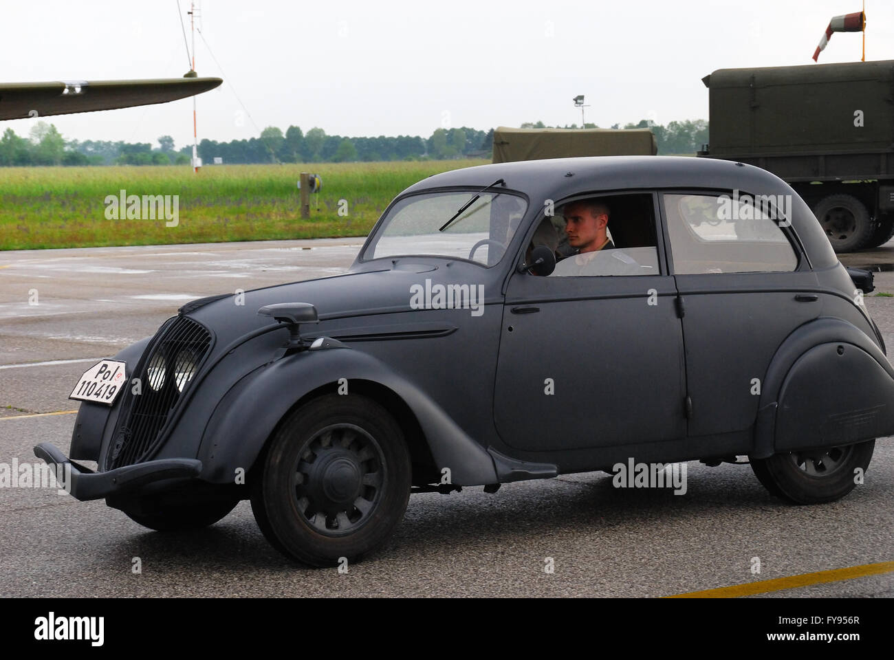 Italy. 23rd April, 2016. The Convoy of Liberation, 150 WWII military ...