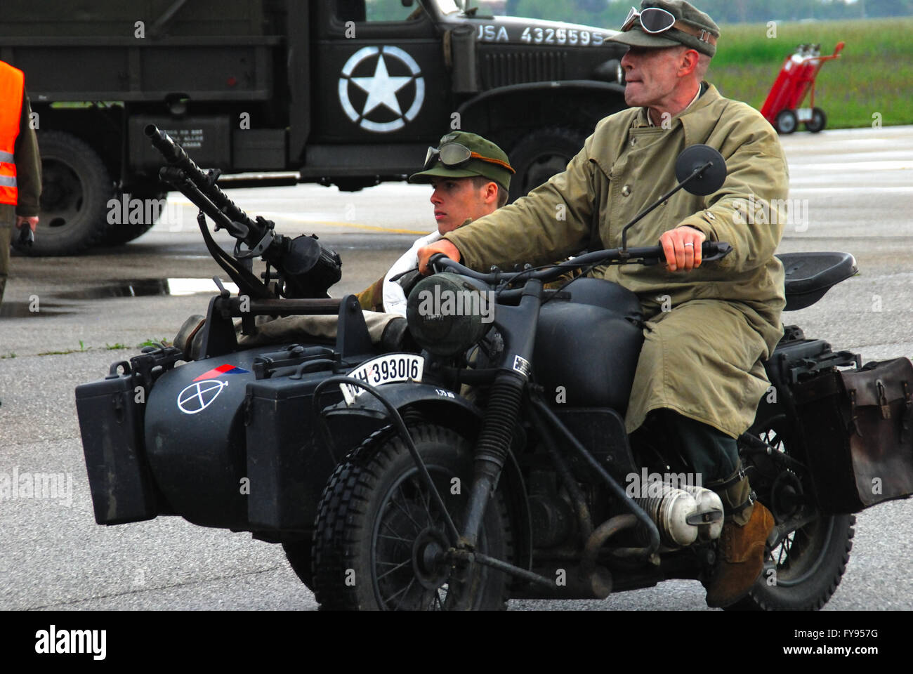 Italy. 23rd April, 2016. The Convoy of Liberation, 150 WWII military ...