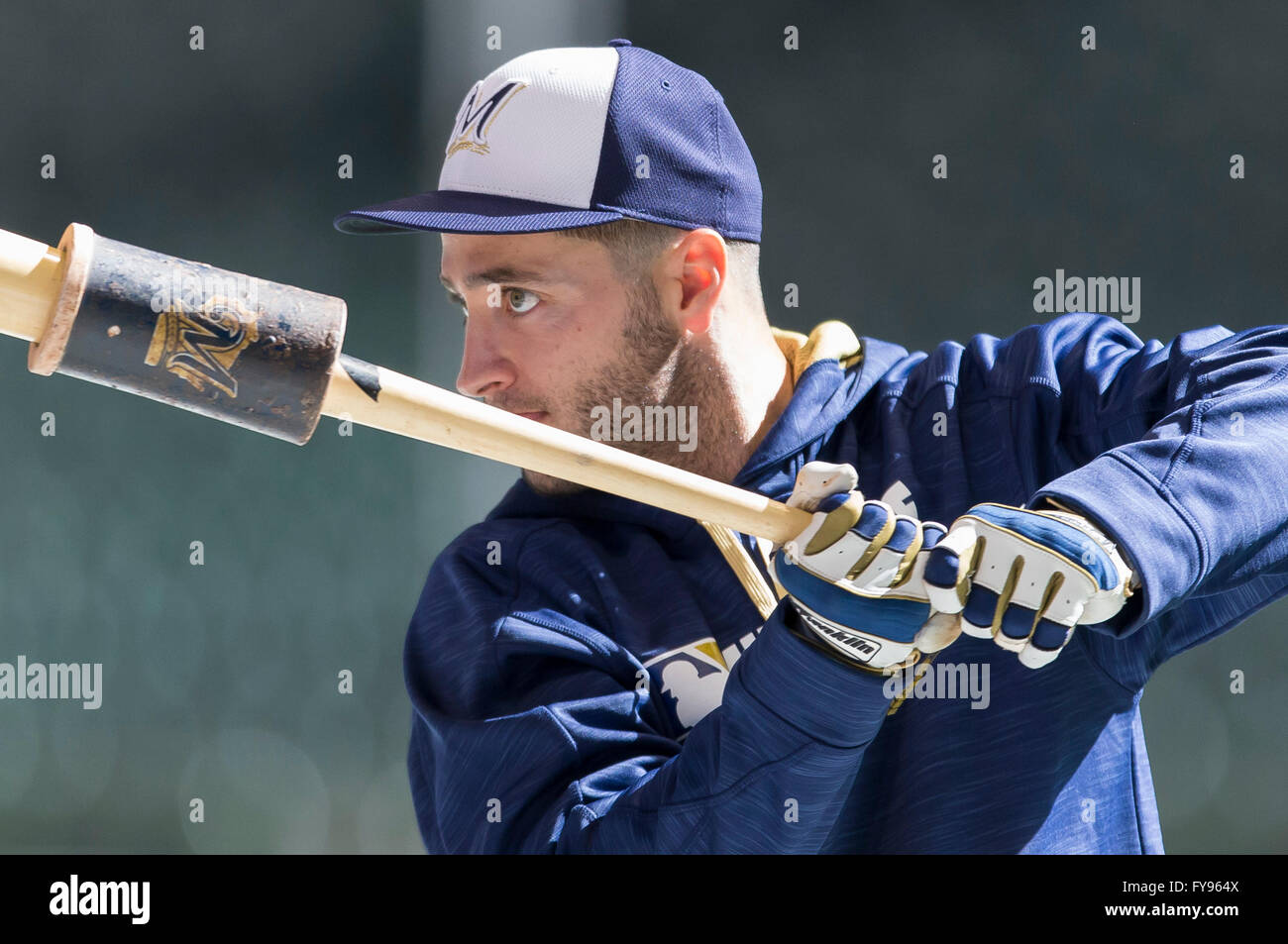 Milwaukee, WI, USA. 23rd Apr, 2016. Milwaukee Brewers right fielder ...