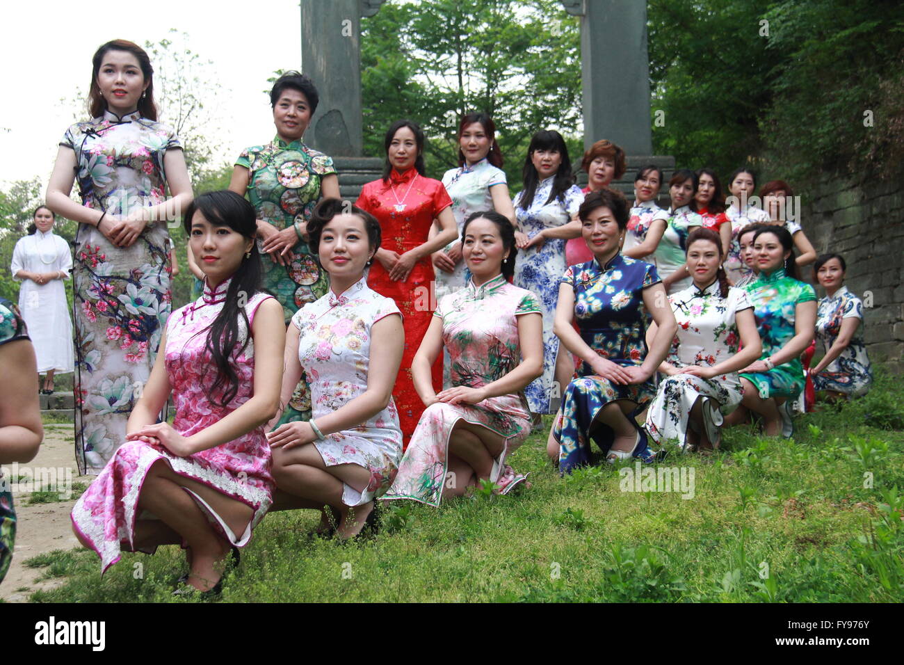 Shiyan, China's Hubei Province. 23rd Apr, 2016. Cheongsam lovers ...