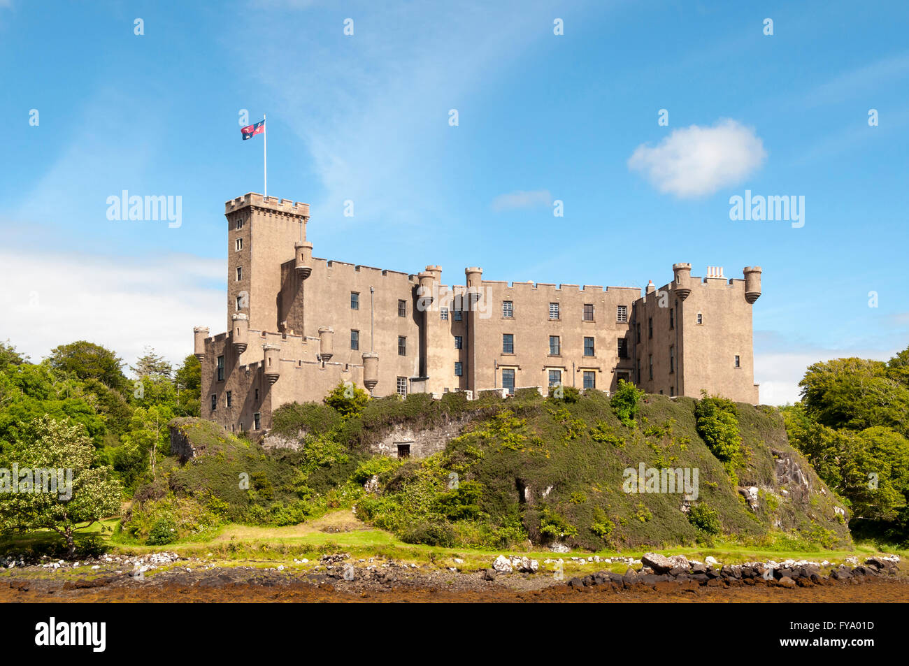 Dunvegan castle hi-res stock photography and images - Alamy