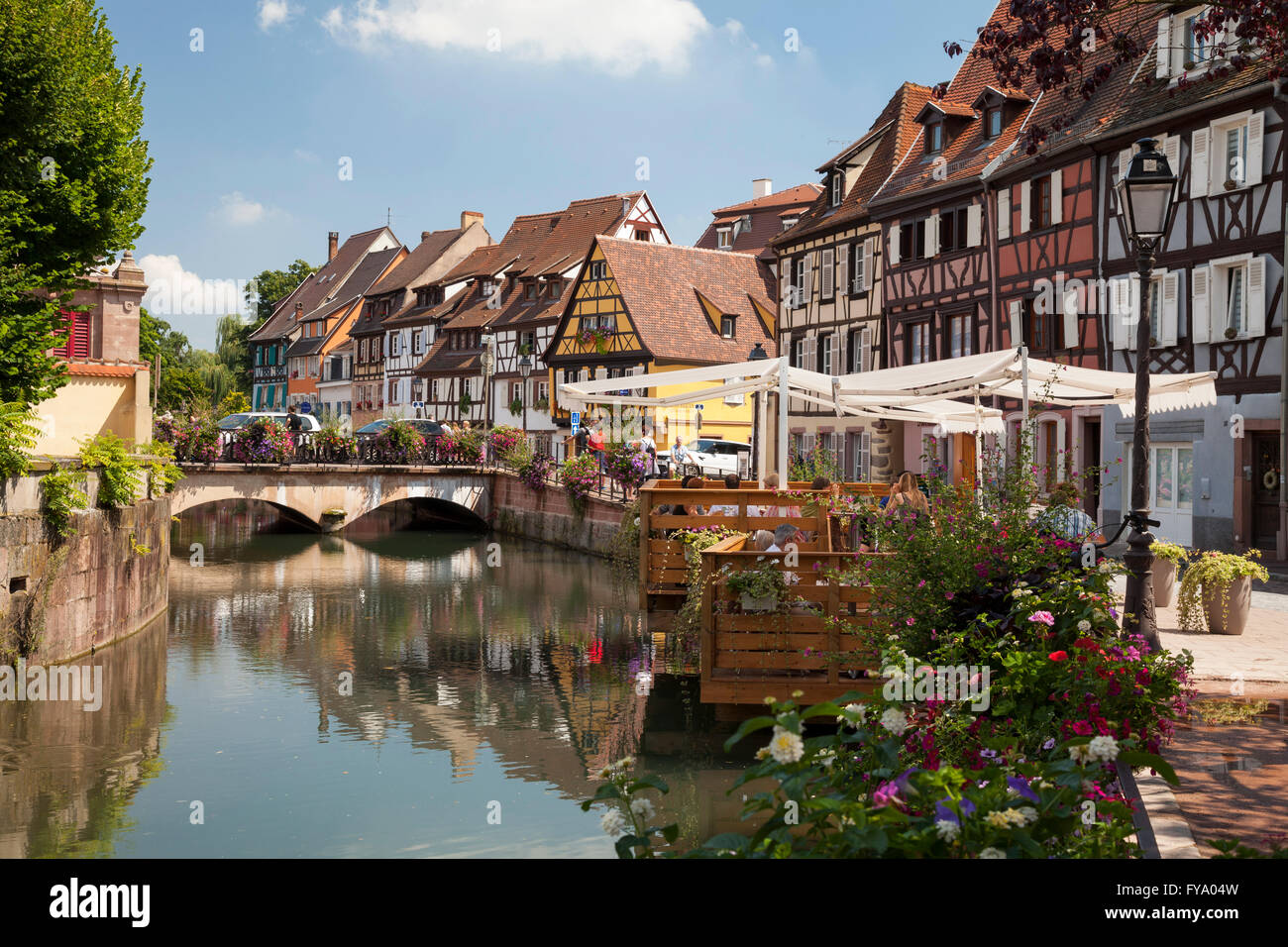 Incidental people outdoors petite venise hi-res stock photography and ...
