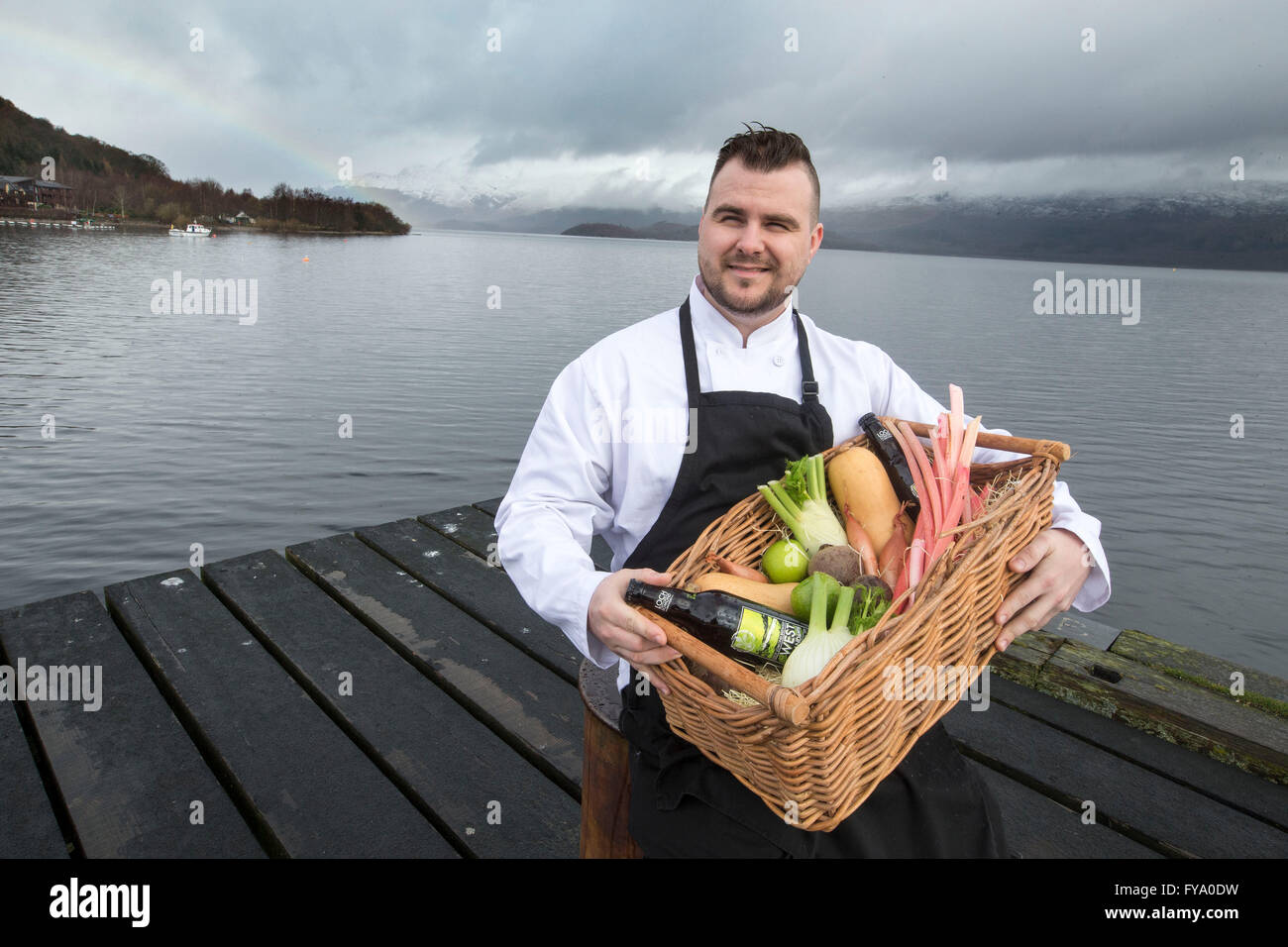 Scottish loch side mountains hi-res stock photography and images - Alamy