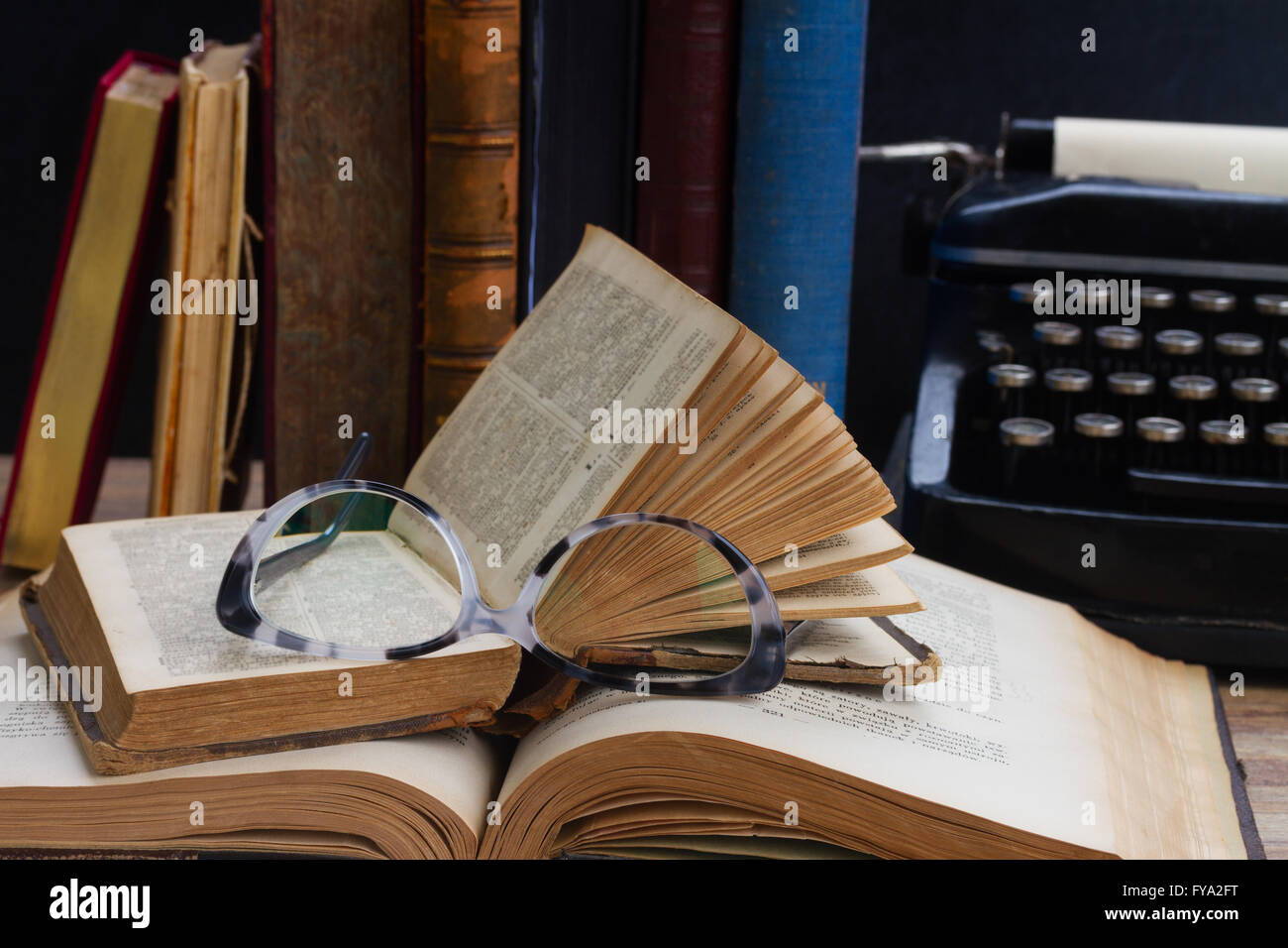 Vintage bookcase library type hi-res stock photography and images - Alamy