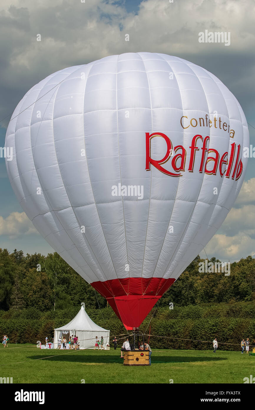 Float balloon hi-res stock photography and images - Alamy