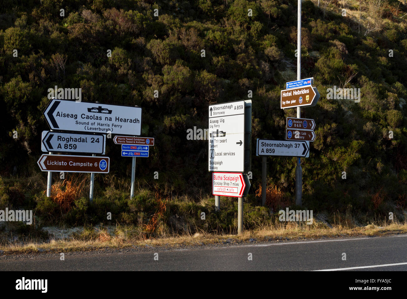 Road signs scotland gaelic hi-res stock photography and images - Alamy