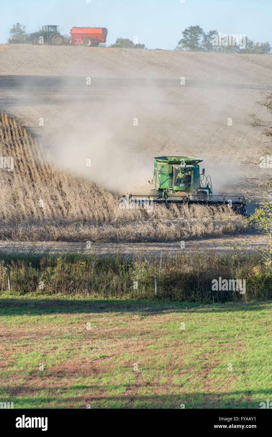 Kentucky farm tractor hi-res stock photography and images - Alamy