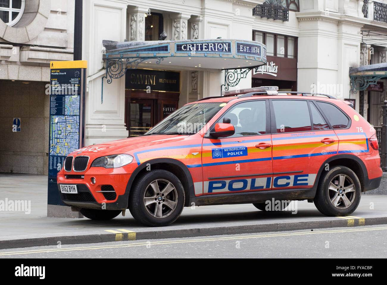 Metropolitan police car hi-res stock photography and images - Alamy