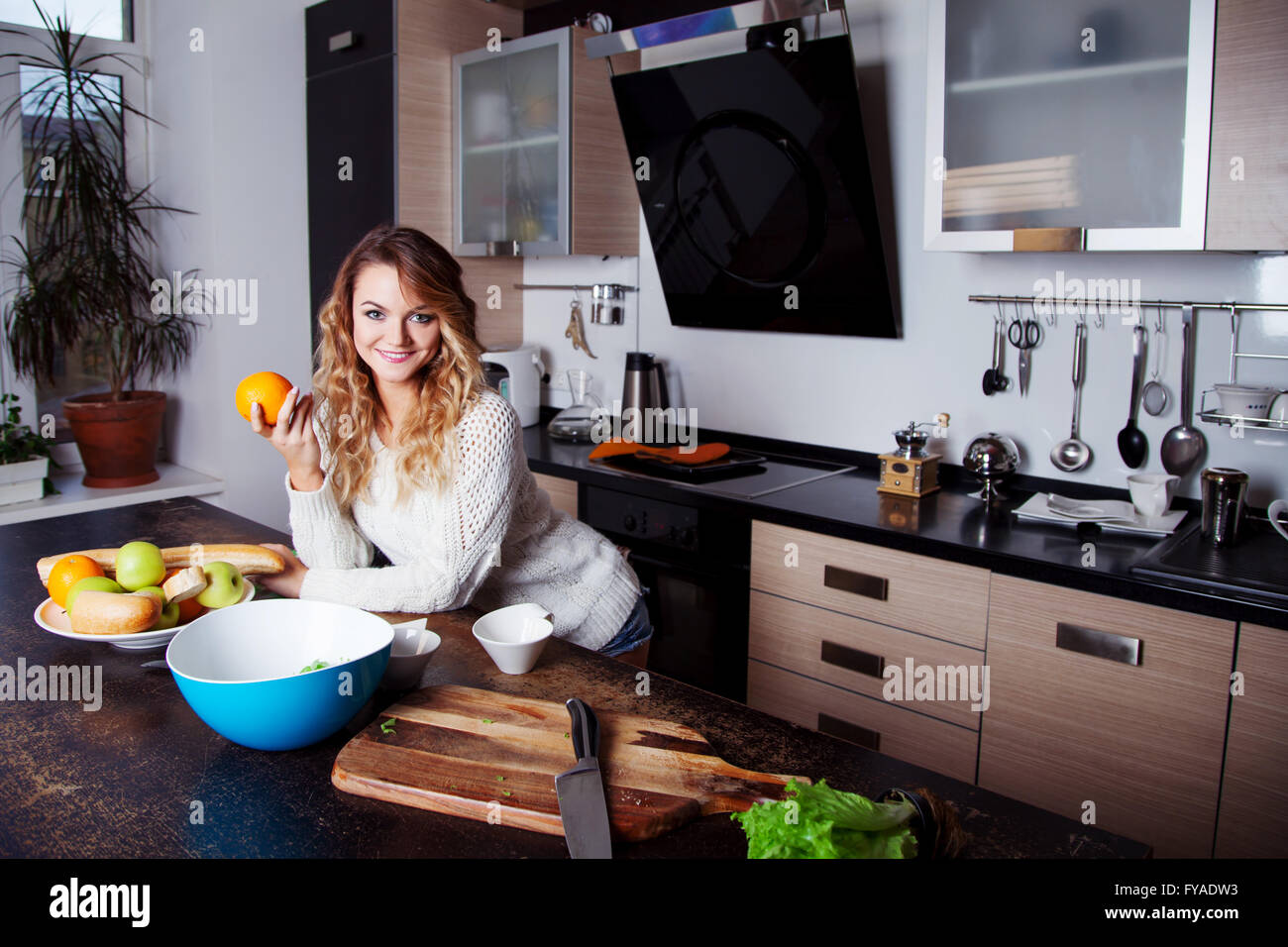 young beautiful woman in the kitchen, healthy lifestyle Stock Photo - Alamy