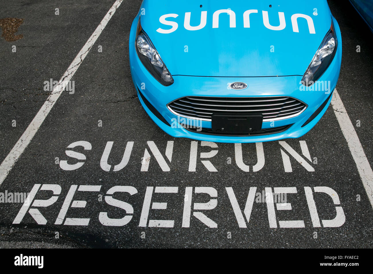 Sunrun logo hi-res stock photography and images - Alamy