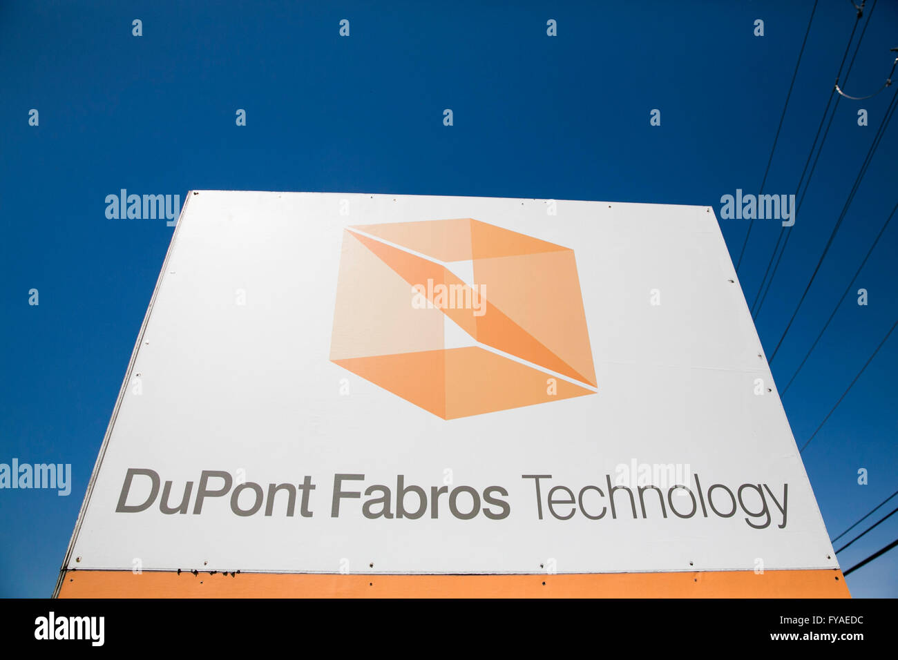 Dupont Fabros Logo