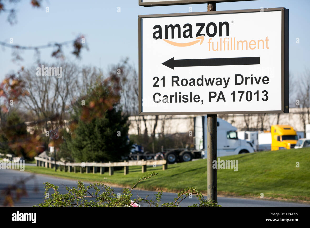 Amazon fulfillment center 2016 hi-res stock photography and images - Alamy