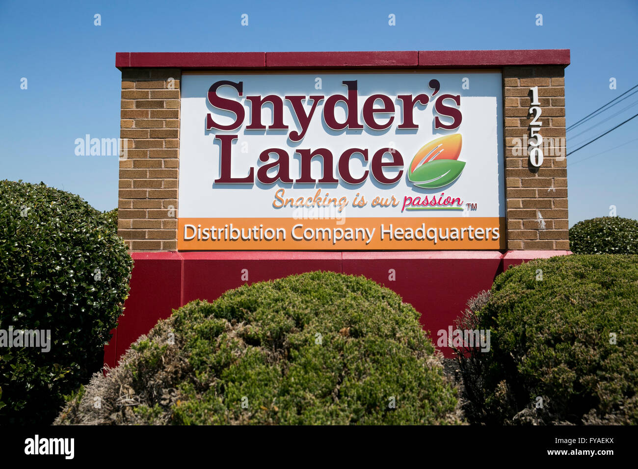 Snyders of hanover snyders lance hi-res stock photography and images ...