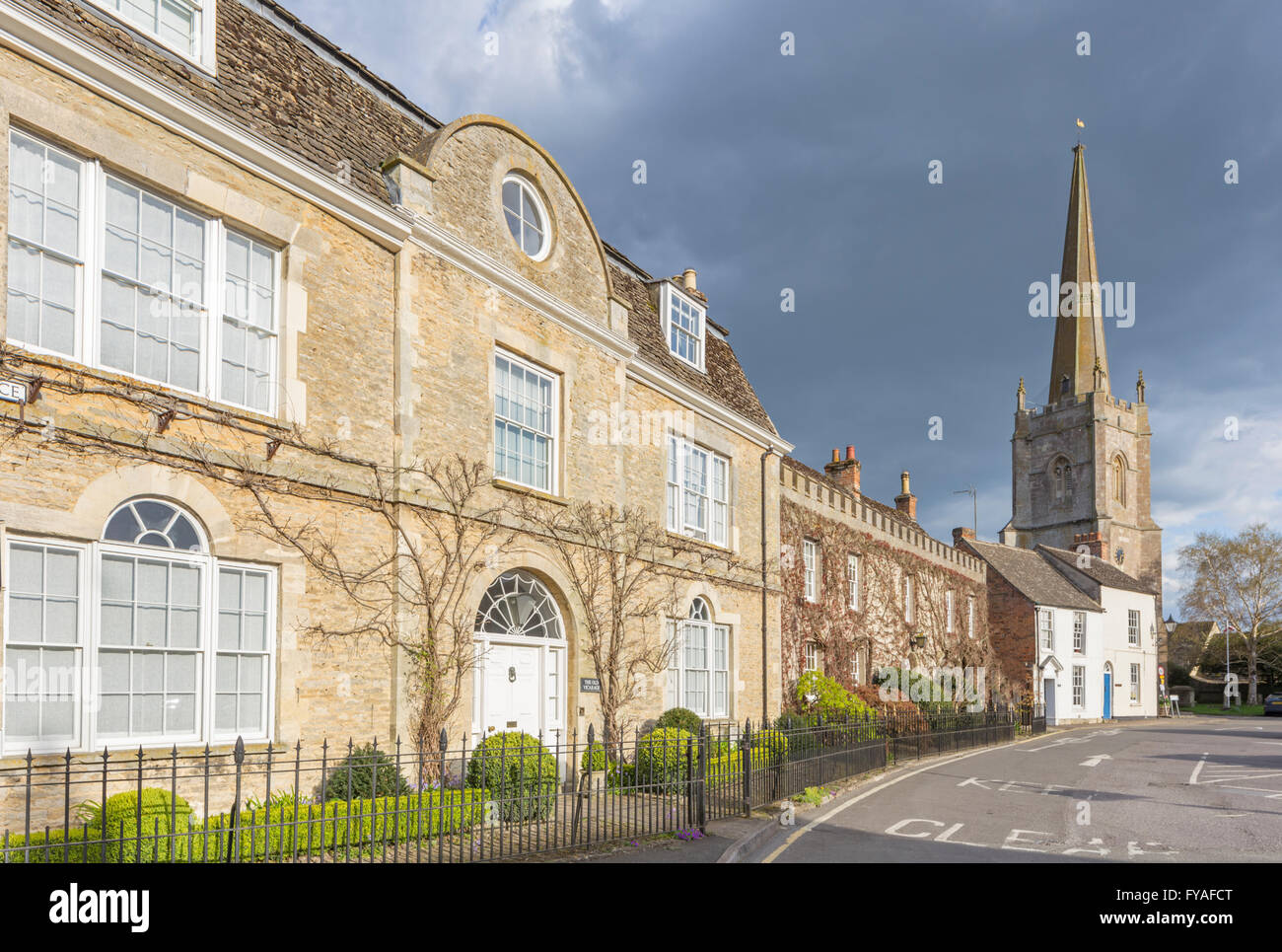 Lechlade on Thames and St Lawrence Church, Gloucestershire, England, UK ...