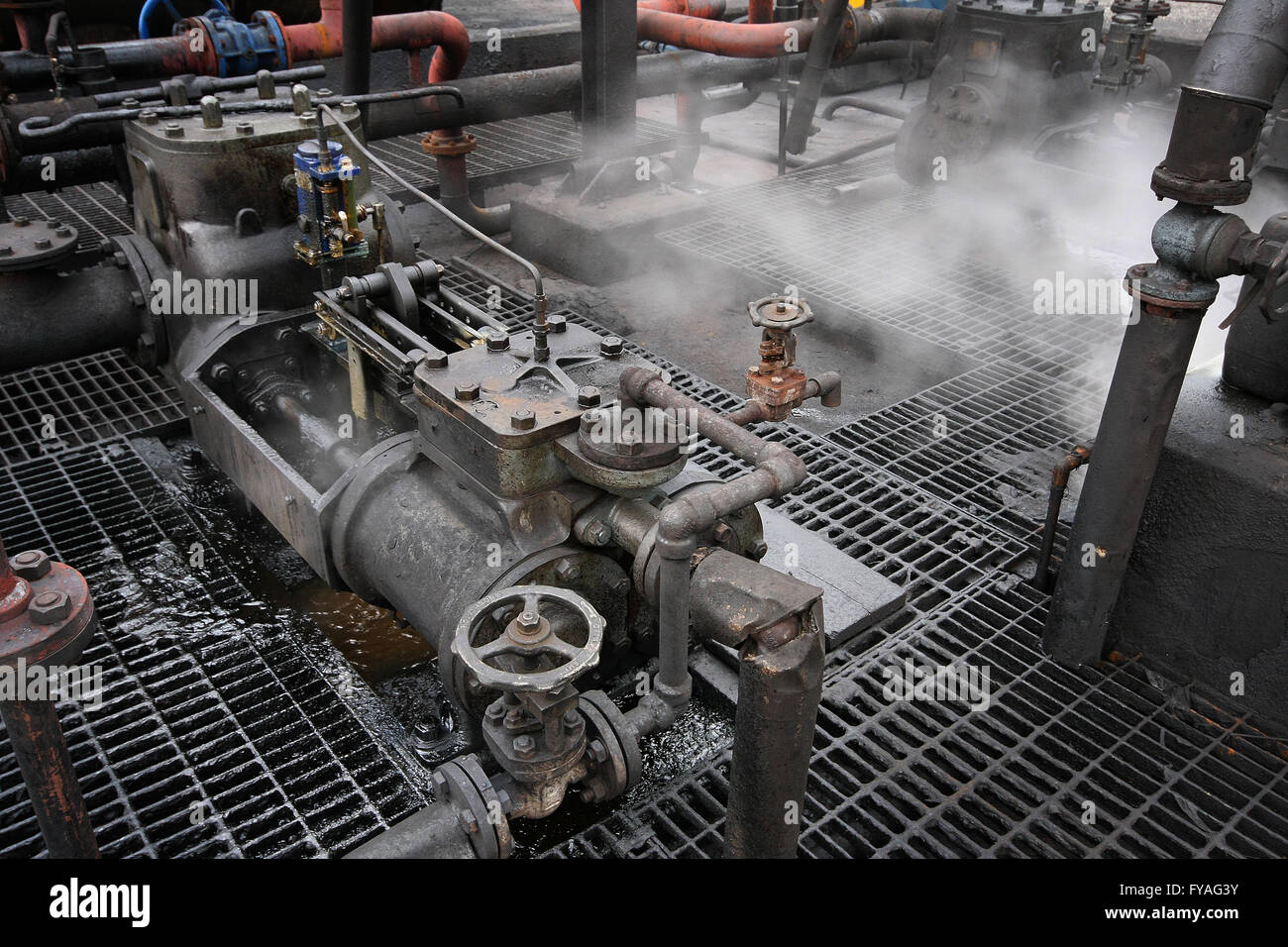 Reciprocating pump hi-res stock photography and images - Alamy