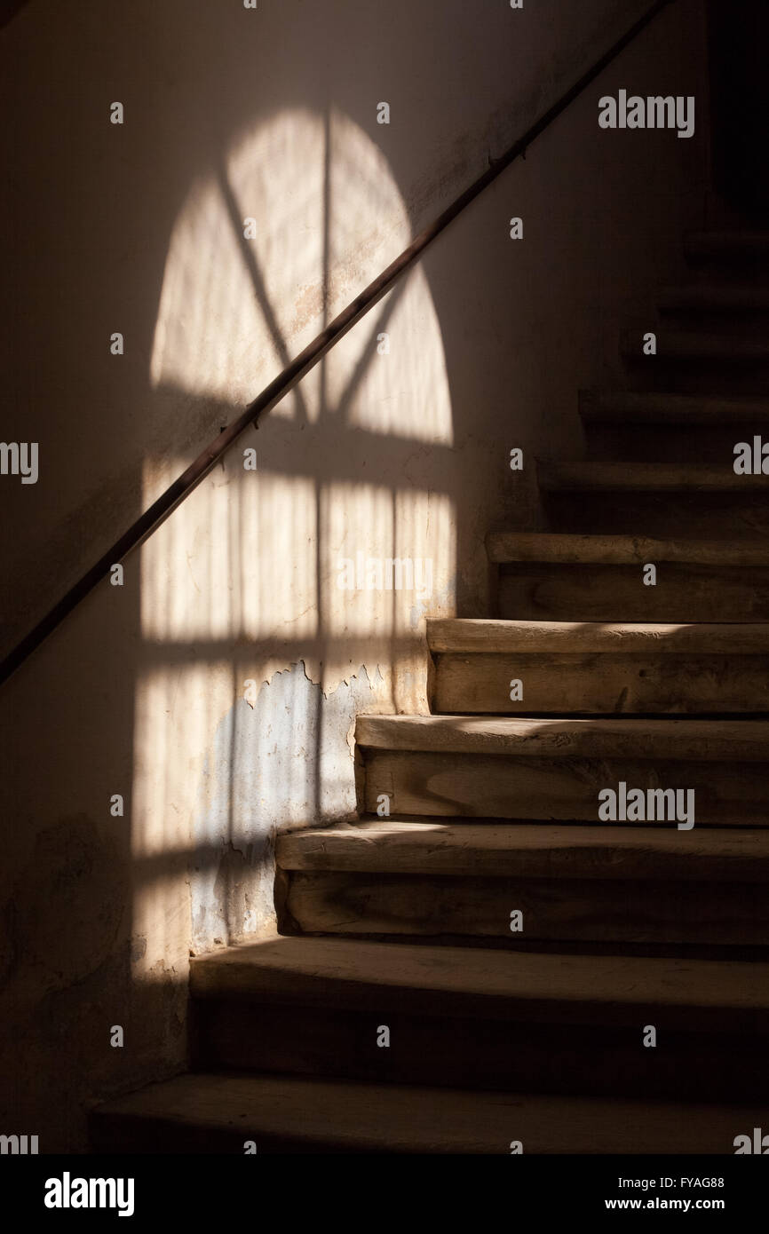 Old edifice hi-res stock photography and images - Alamy